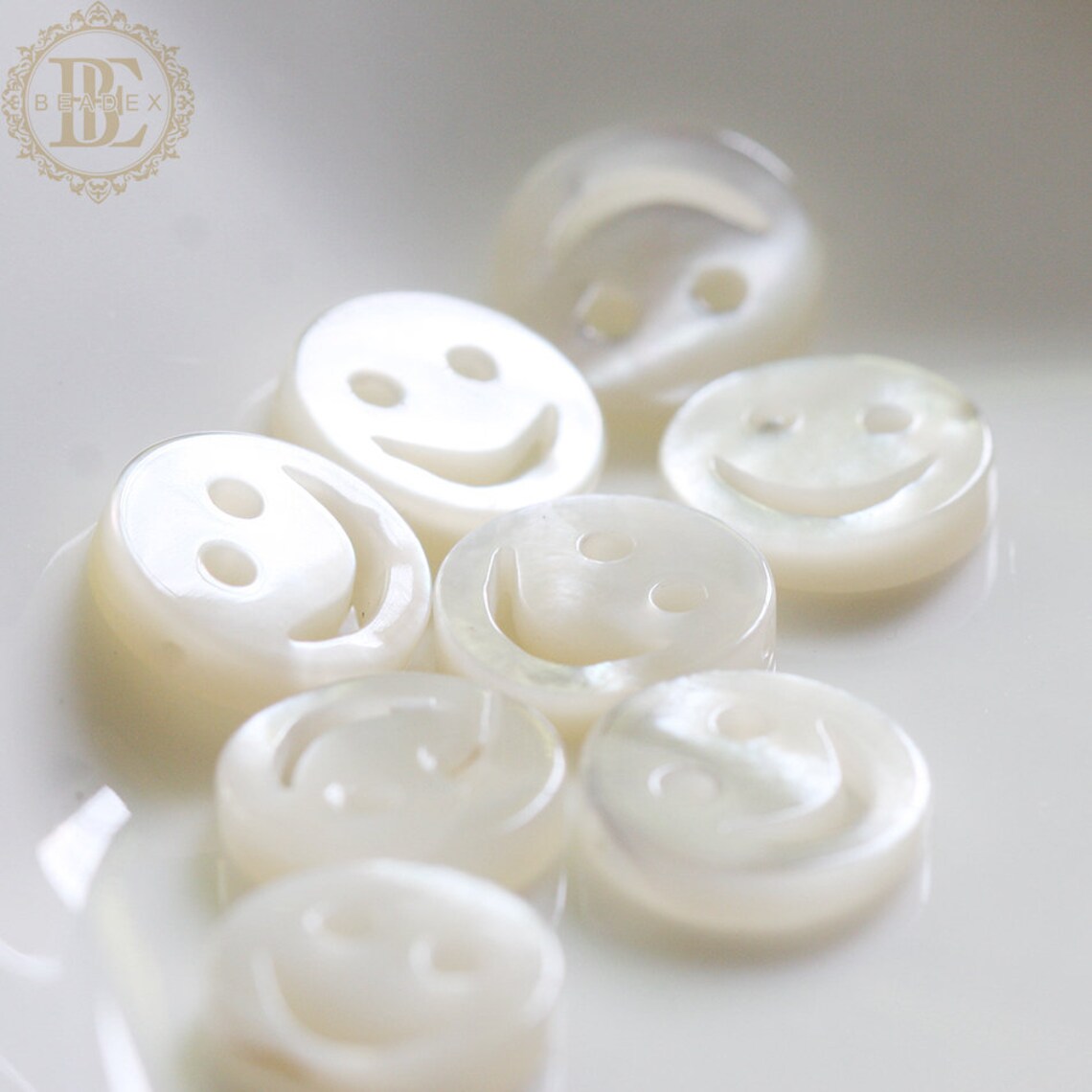 One Piece / Natural Shell / Charm / Top Drilled / Happy Face 10mm (S4B ...