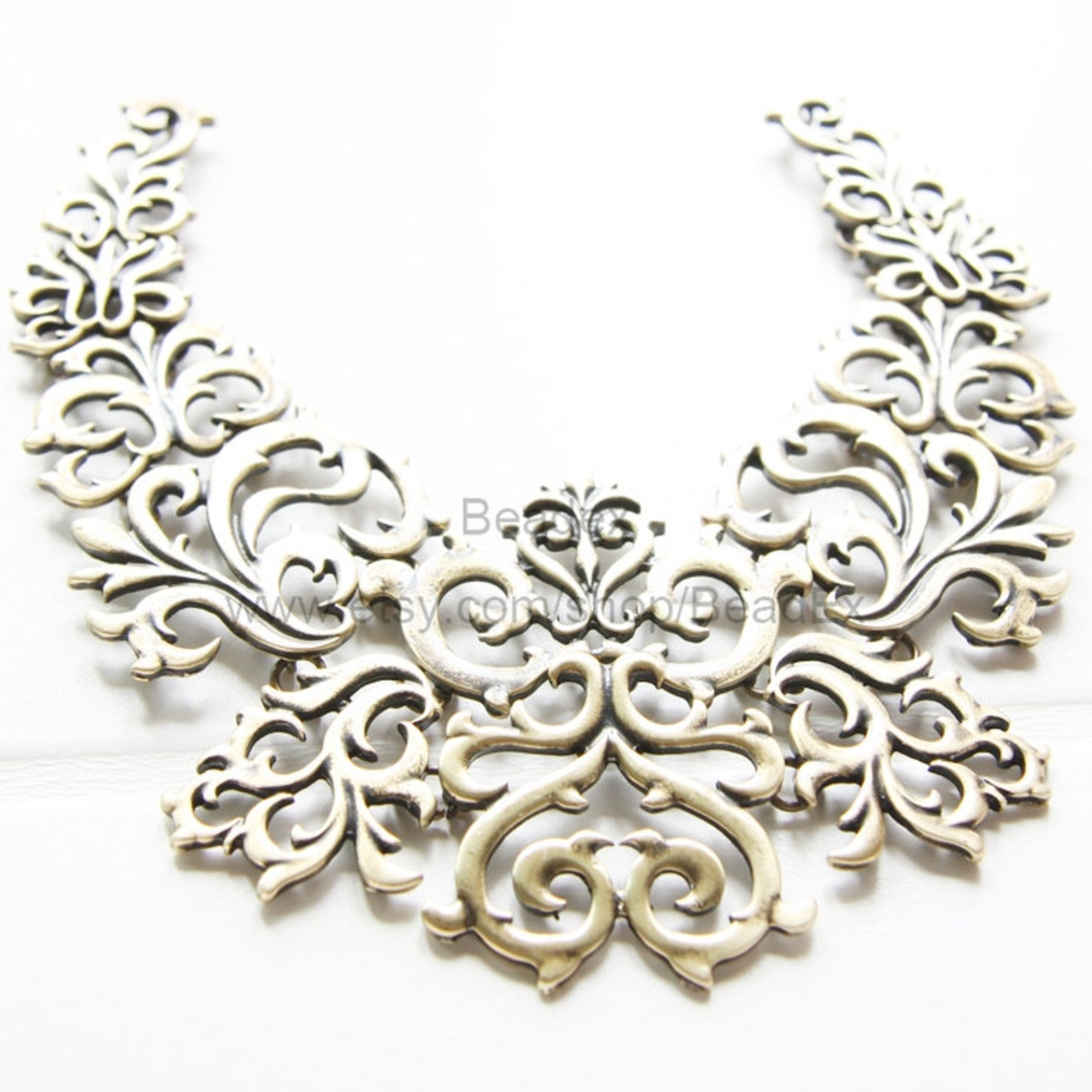 1 Piece / Antique Brass Plated / Base Metal / Pendant / Flower ...