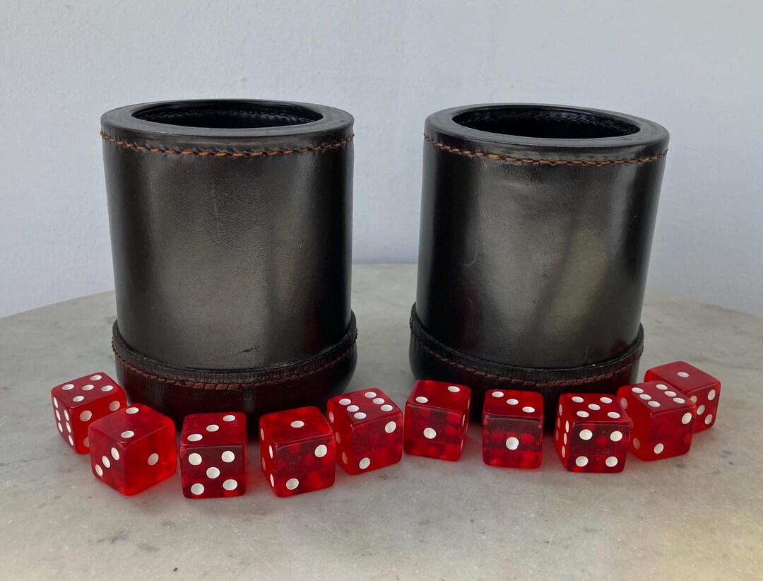 2 LIARS DICE CUPS 10 Red Lucite Dice Brown Pair of Shakers Matching ...