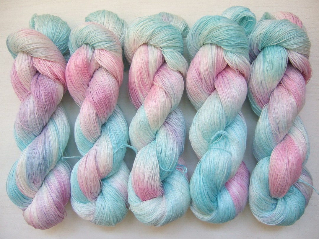 1 matassa di filato 100% LINO tinto a mano. 100 gr/3,53 oz, 600 m / 656 ...