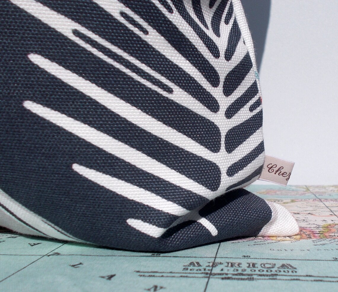 Bold Pillow Cover Modern Pillow Cover Leaf Pillow Cover - Etsy