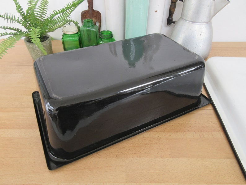Vintage Enamel Roasting Pan With Lid, White and Black Enamelware ...