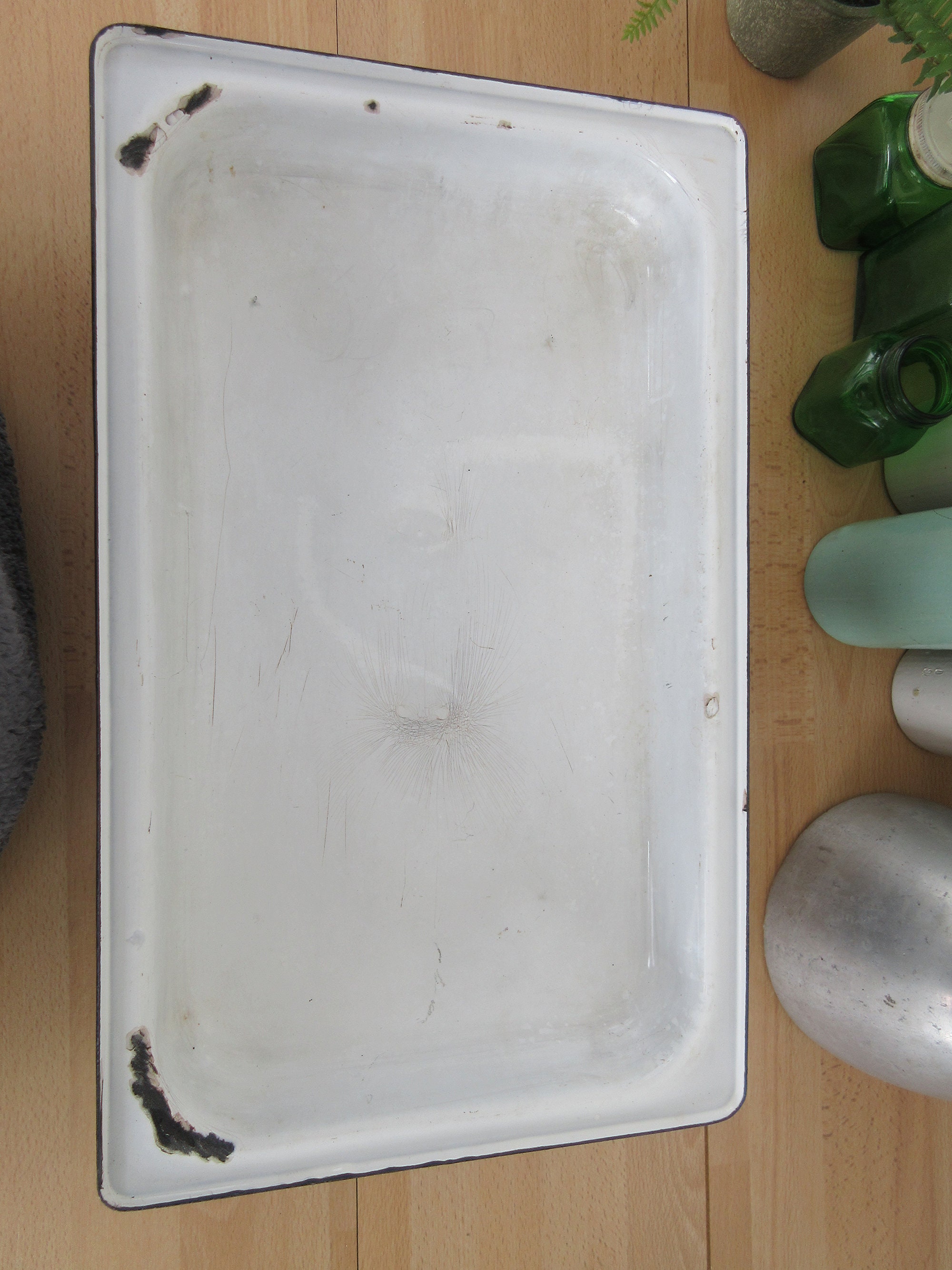 Vintage Enamel Roasting Pan With Lid, White and Black Enamelware ...