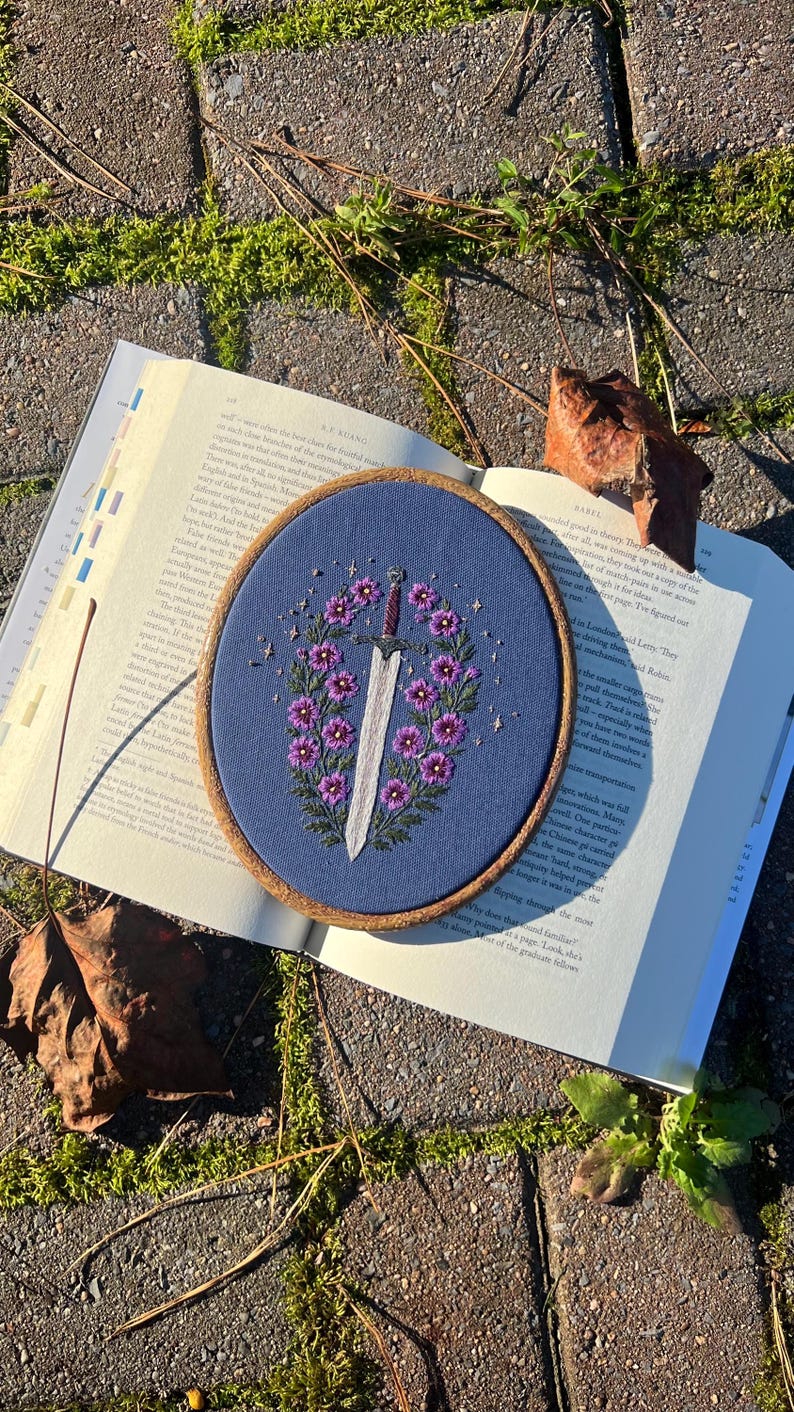 Fourth Wing Embroidery Pattern: Sword & Violets Stick and Stitch - Etsy