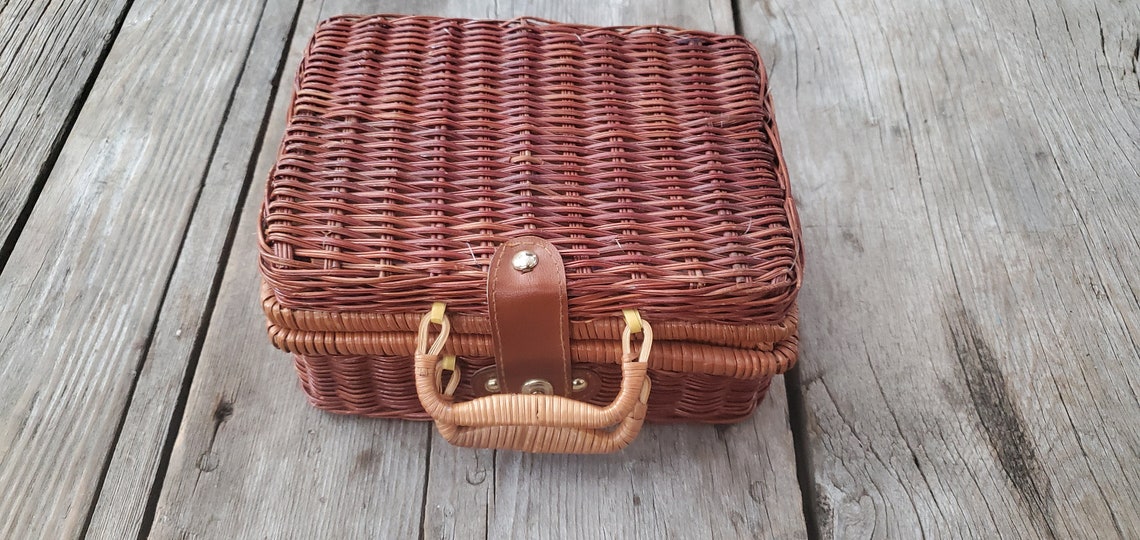Vintage Picnic Set/child Wicker Basket With Tea Set/ Kathy Kruse ...