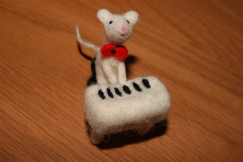 Needle felted mouse mouse miniature singing little pet felt | Etsy