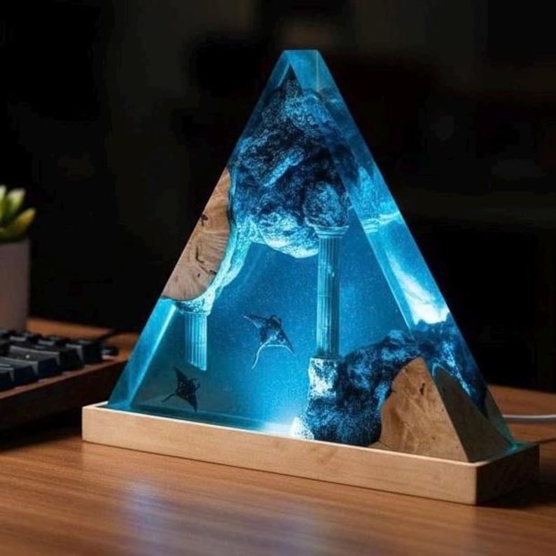 Atlantis Ocean Resin Lamp, Triangle Epoxy Art Lamp With Manta Rays ...