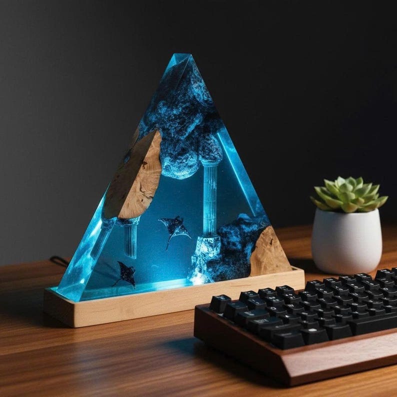 Atlantis Ocean Resin Lamp, Triangle Epoxy Art Lamp With Manta Rays ...