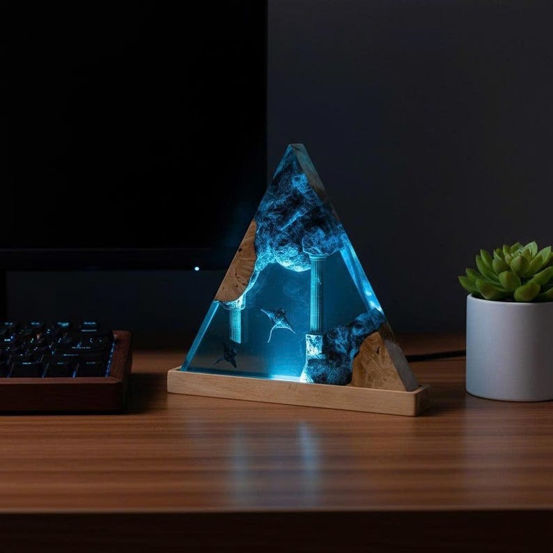 Atlantis Ocean Resin Lamp, Triangle Epoxy Art Lamp With Manta Rays ...
