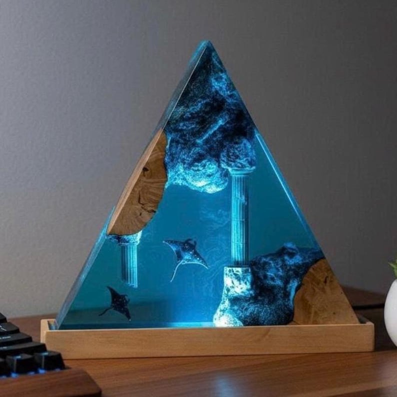 Atlantis Ocean Resin Lamp, Triangle Epoxy Art Lamp With Manta Rays ...