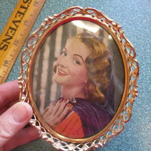 Oval Hollywood Regency Picture Frame, Gold Tone Metal Filigree Picture ...