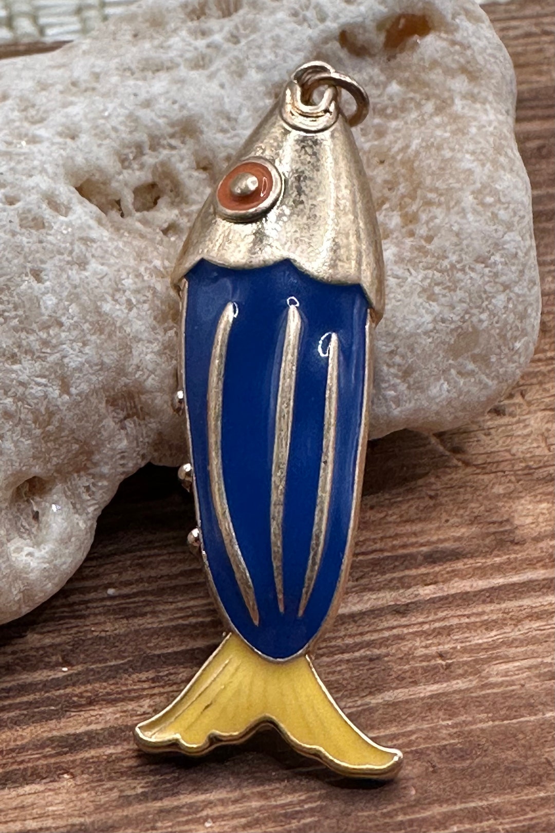 Vintage Style Goldtone BIG ENAMEL FISH Charm Pendant for Necklace Gold ...
