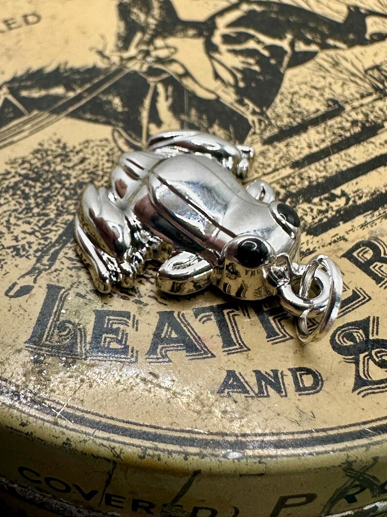 CUTE SILVER FROG Charm Pendant for Necklace Earrings Jewelry Bracelet ...
