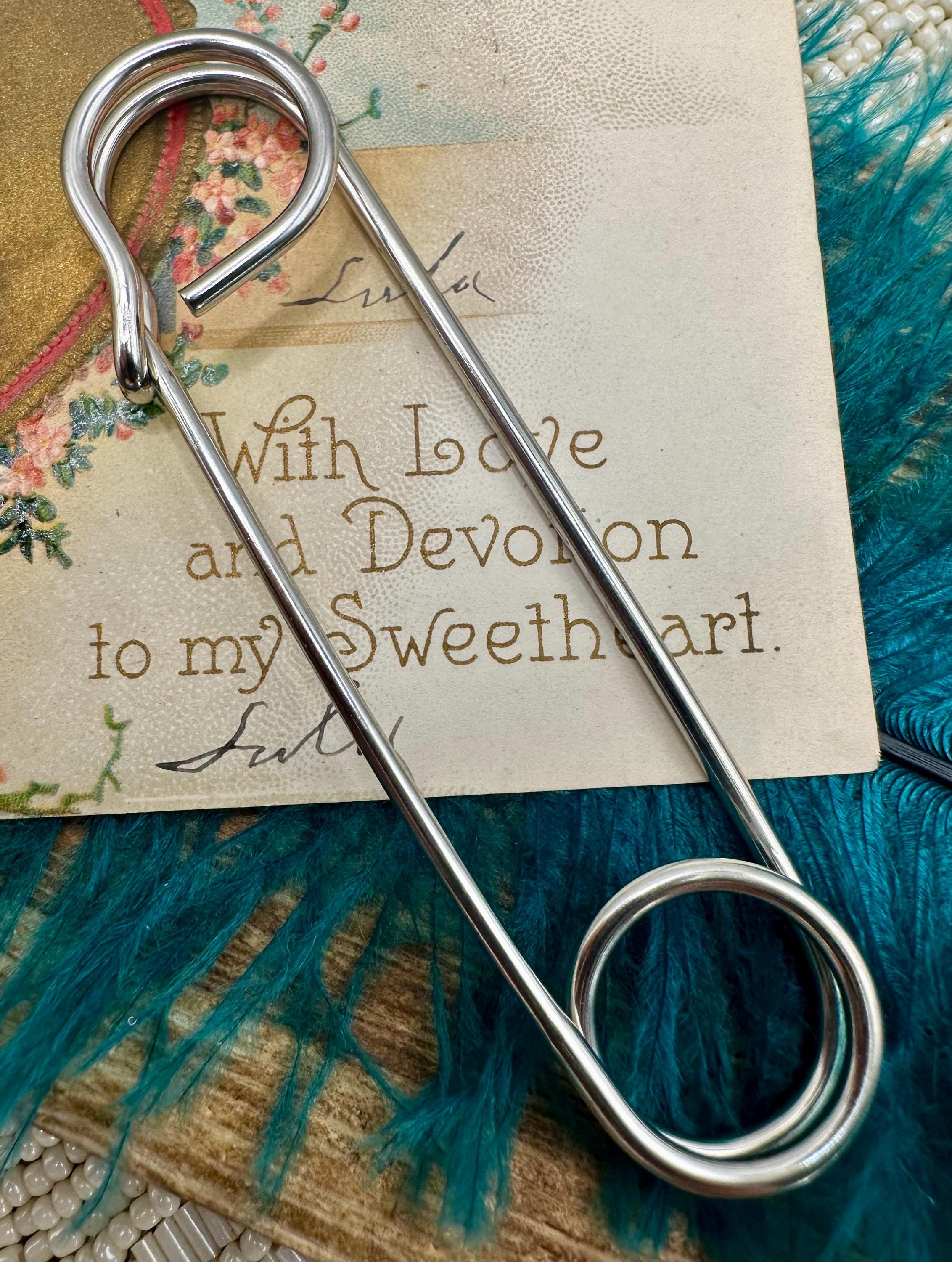 Vintage Silver Plated Big Kilt Safety Pin CHARM HOLDER Pin Gold Gift ...