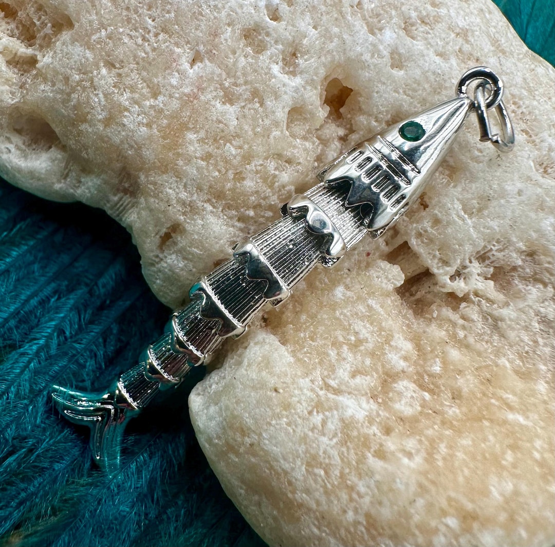 Vintage Style ARTICULATED MOVEABLE FISH Long Skinny Charm Pendant for ...