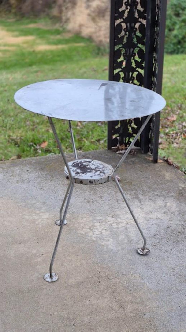 Atomic Industrial 1940s Antique Metal Garden Bistro Table - Read ...