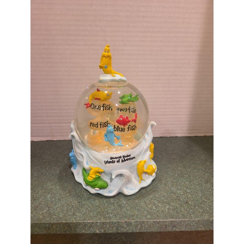 Universal Studios Islands of Adventure Dr Seuss One Two Red Blue Fish ...