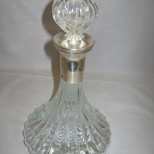 Bar Ware Crystal Clear Glass Decanter With Silver Tone Bottle Neck ...