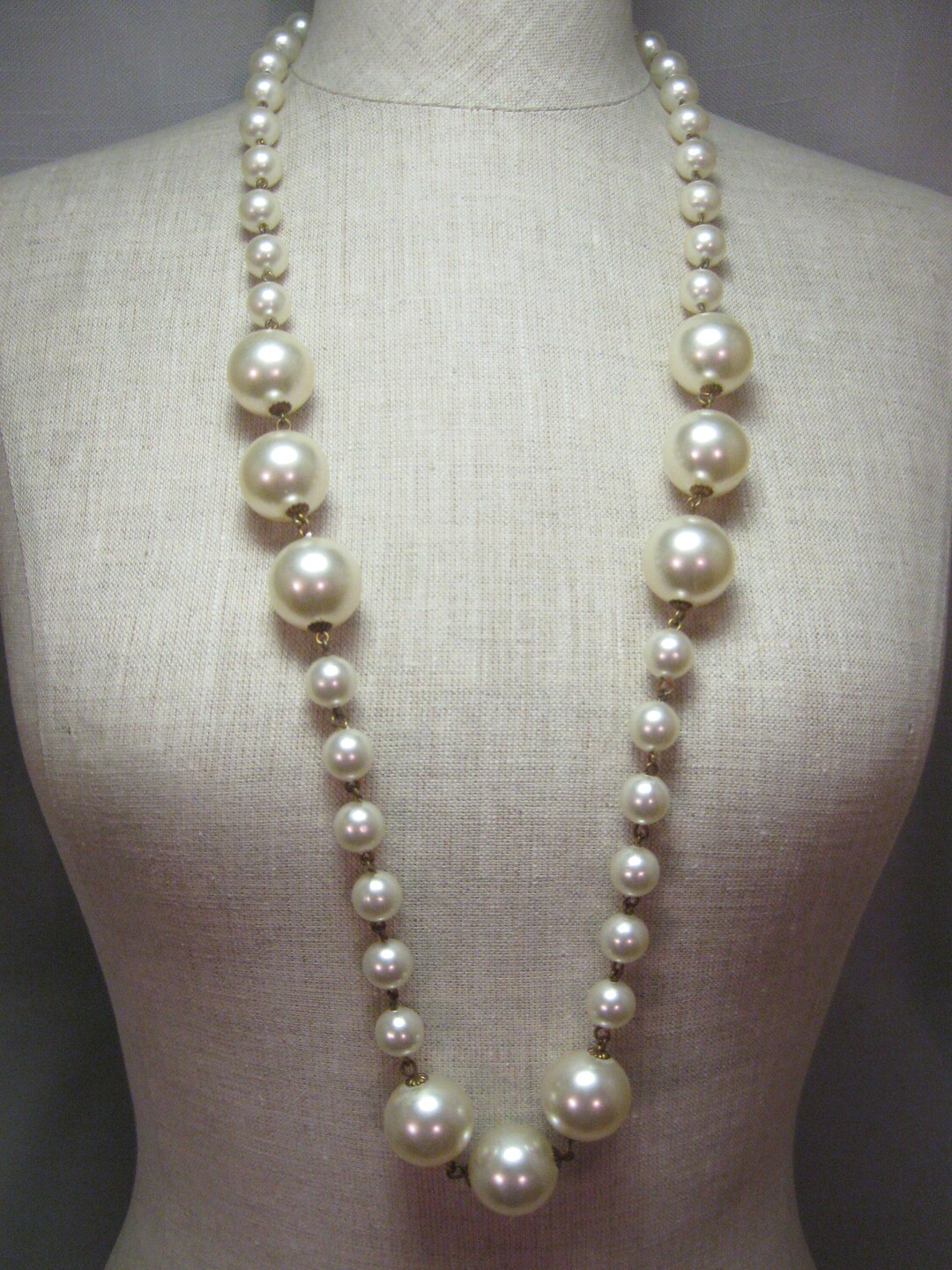 Necklace White Faux Pearls Chunky and Regular Size Beads Gold Tone ...