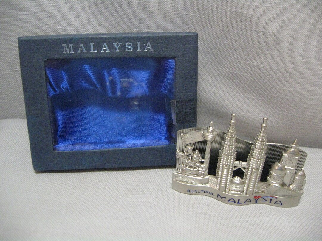 Silver Plate Tone Pewter Like Business Card Holder Men Holding Flag ...