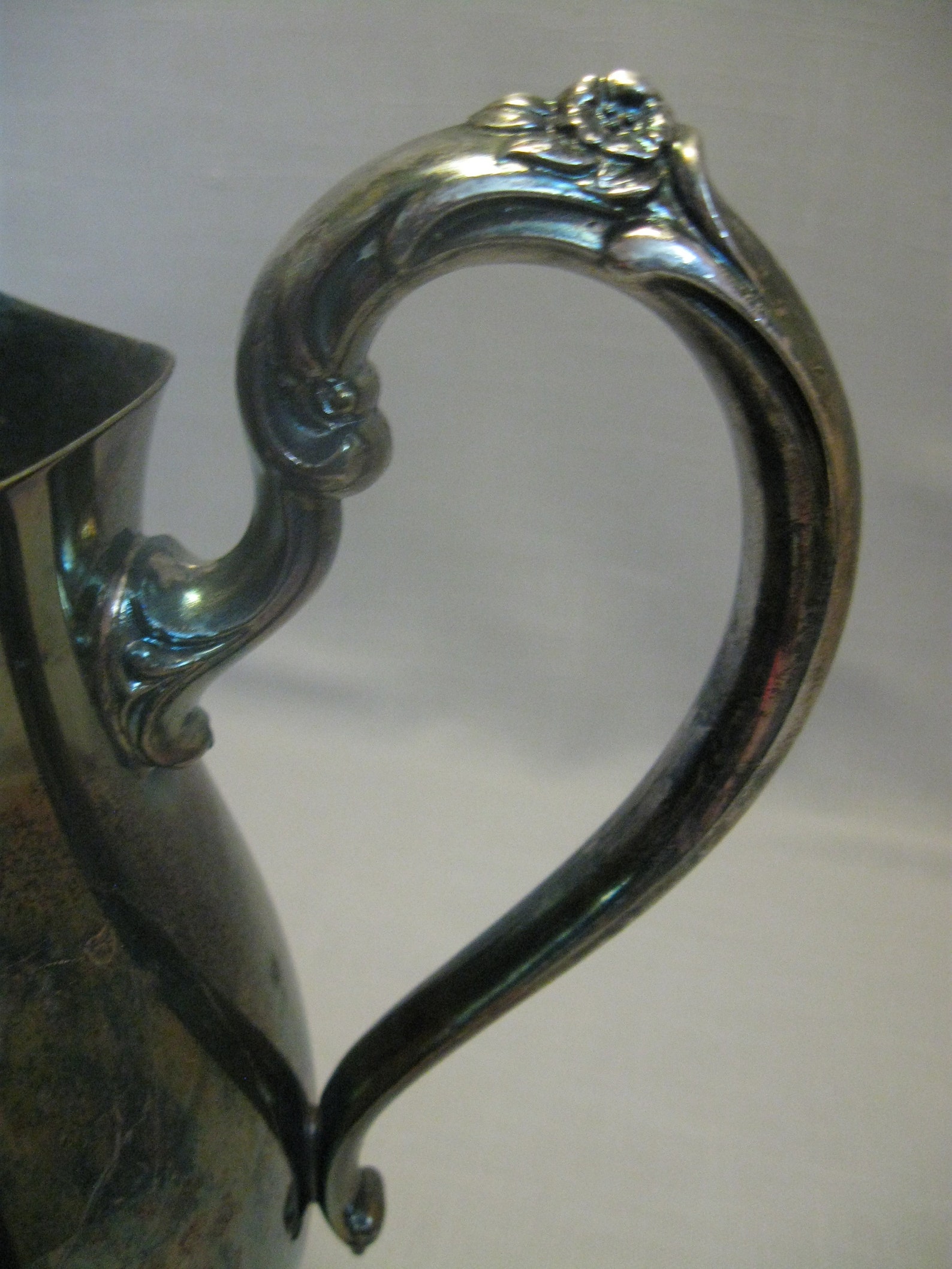Silver Plate Water Beverage Pitcher With Ice Lip Catcher Flower Design ...