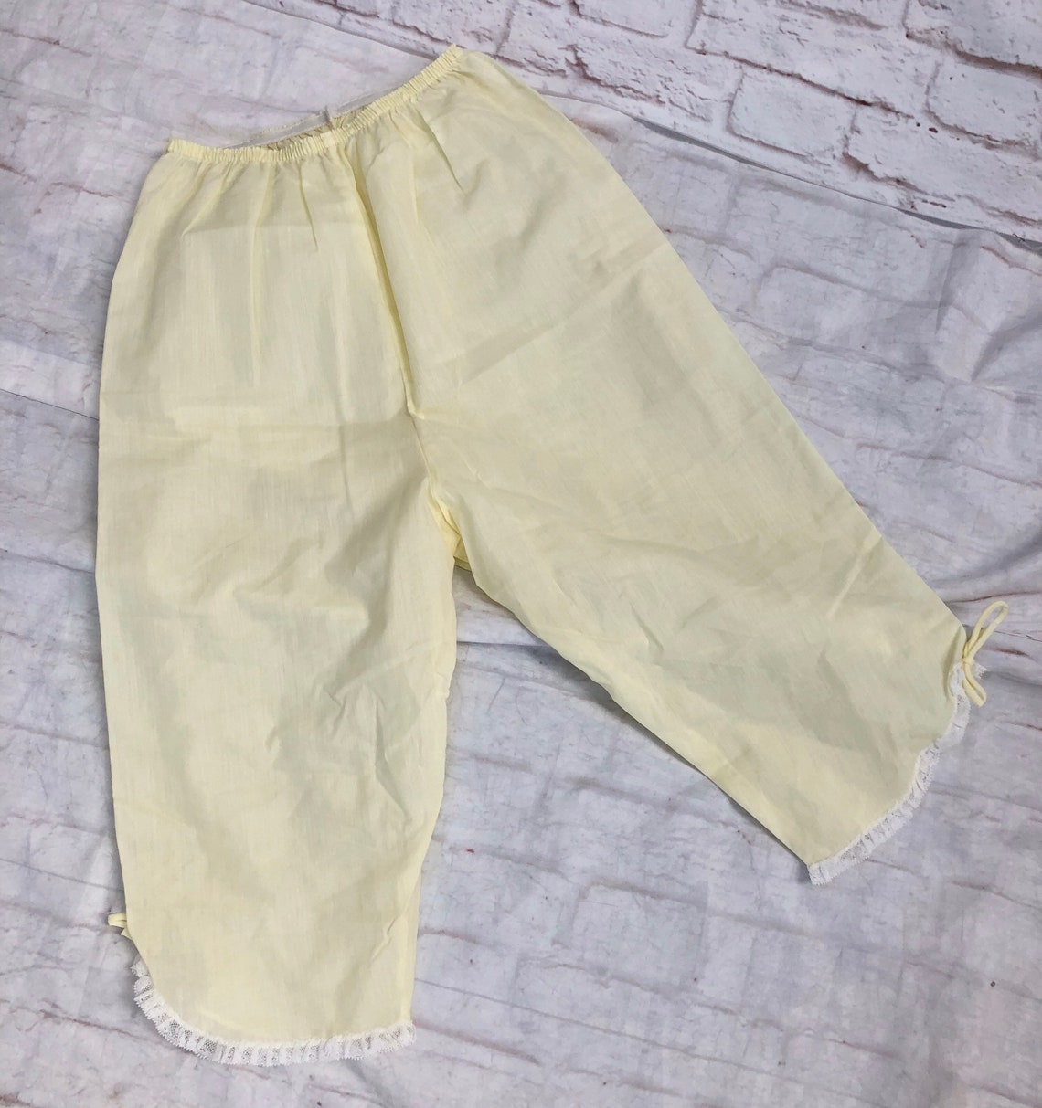 Vintage 60s Babydoll Top Capri Pants Bottoms Pajama Set S Yellow Eyelet ...