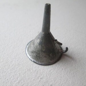 Vintage SINGER Sewing Machine Oil Can 1 1/2 Oz 1949 - 1950s Lead Top ...