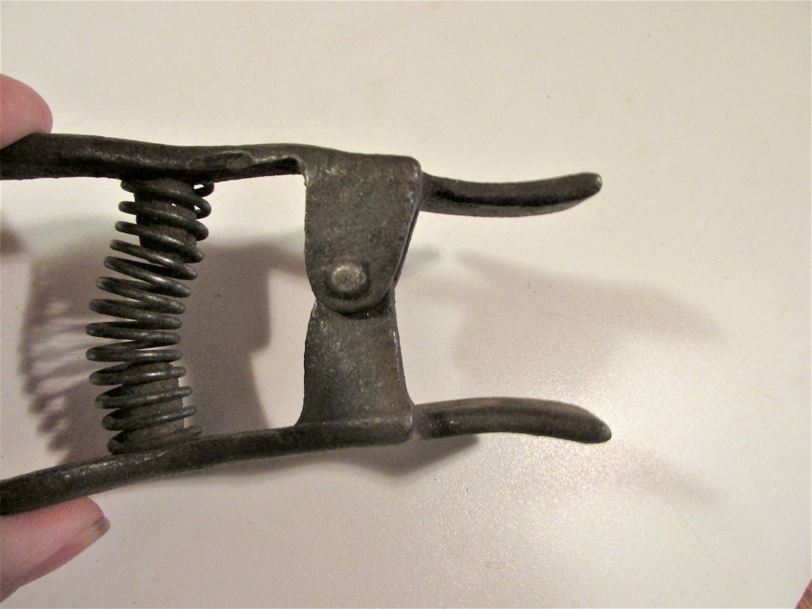 Unusual Spring Clamp Hand Clamp Antique Vintage Cast Iron 7495 - Etsy