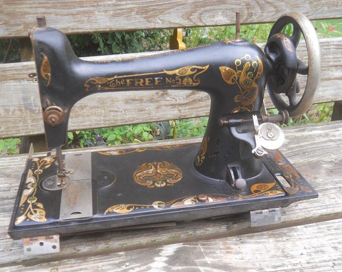 Reduced-antique the Free #5 Treadle Sewing Machine With Vibrating ...