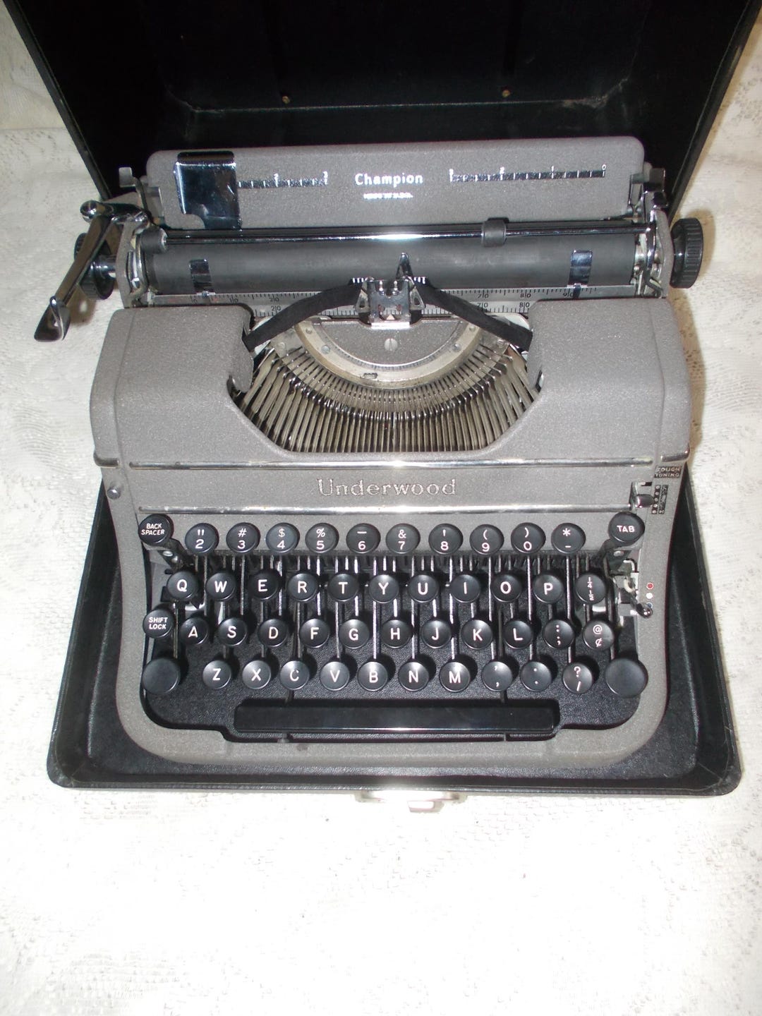 Vintage Champion Underwood Typewriter With Case Circa 1940's-works ...