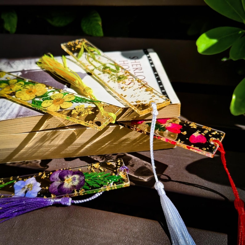 100% Handmade Pressed Flower Bookmark, Birth Month Floral Resin Book ...