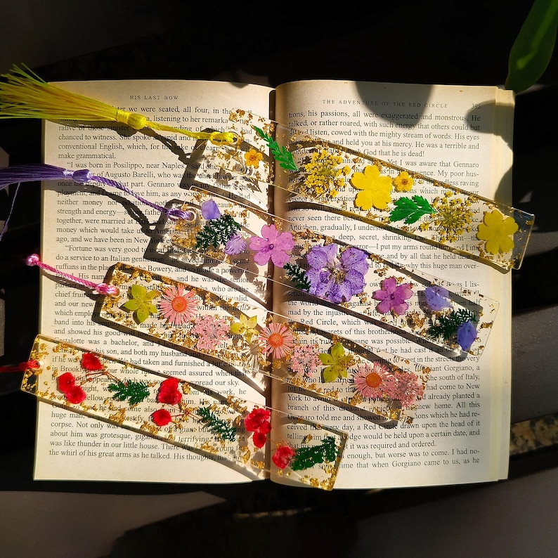 100% Handmade Pressed Flower Bookmark, Birth Month Floral Resin Book ...