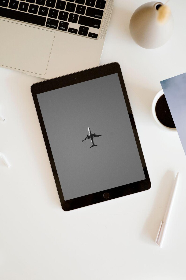 Airplane Wallpaper | Airplane Screensaver | Minimalist Aviation ...