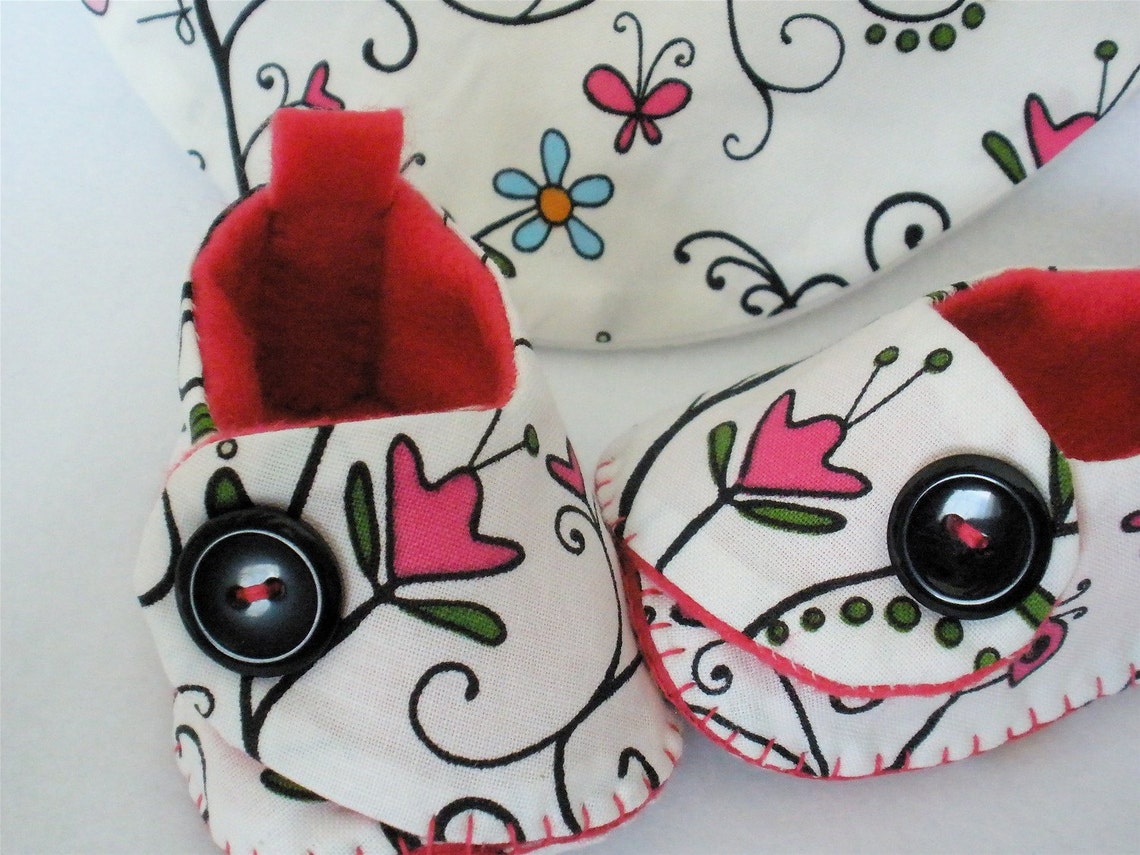 Girls Baby Booties and Bib Set Newborn White Floral Booties - Etsy