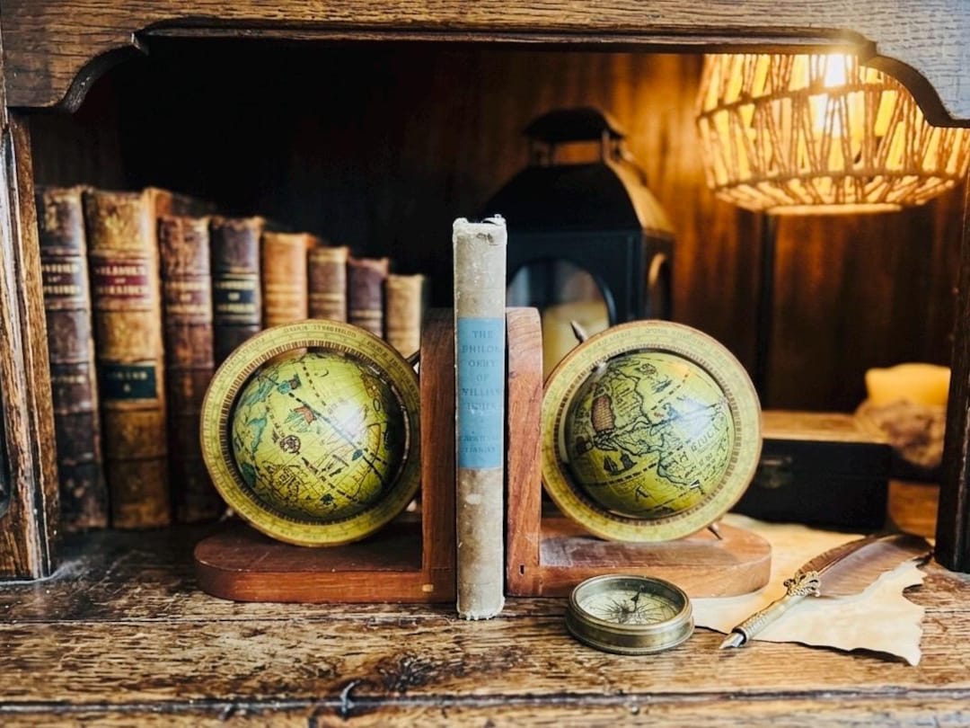 Vintage Globe Bookends – Wooden World Map Book Ends – Old World Atlas ...