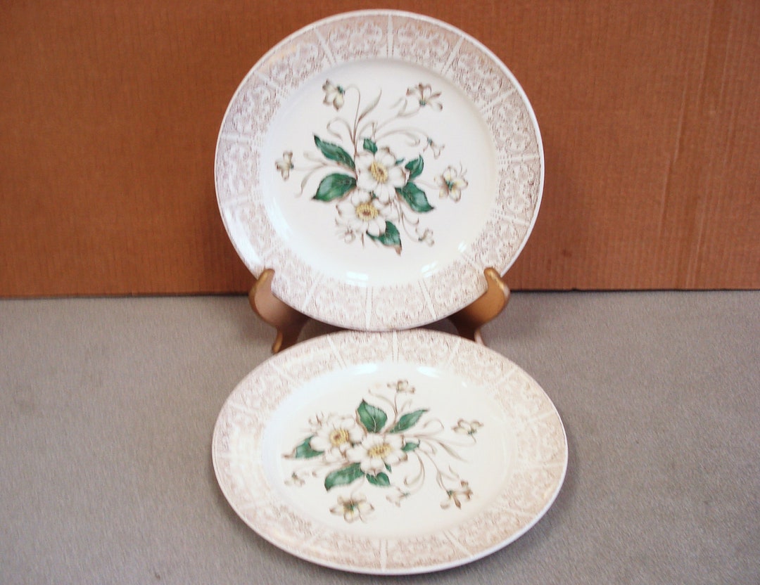 Vintage ROYAL MONARCH Original 22K Warranted 2 Dinner Plates. - Etsy