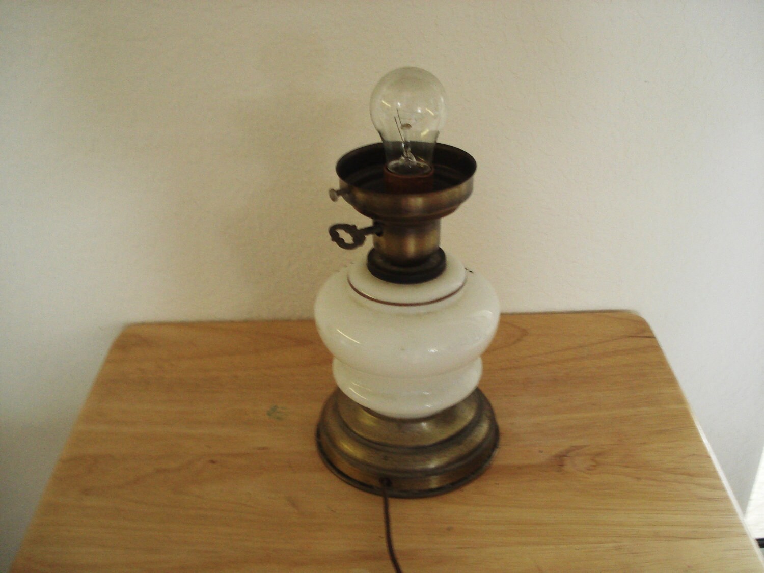 Hand Painted Milk Glass Night Table Lamp Light. - Etsy