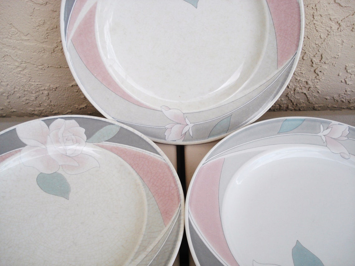 Mikasa INTAGLIO La FLEUR Pattern CAC91 3 Salad Desert Lunch Plates ...