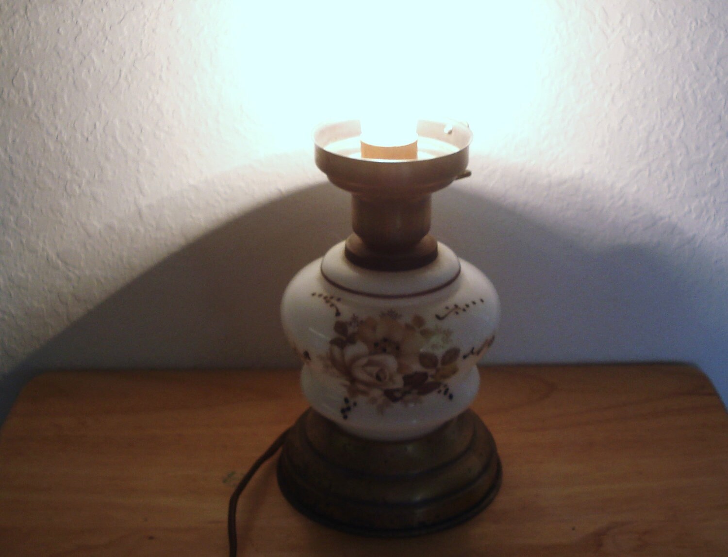 Hand Painted Milk Glass Night Table Lamp Light. - Etsy