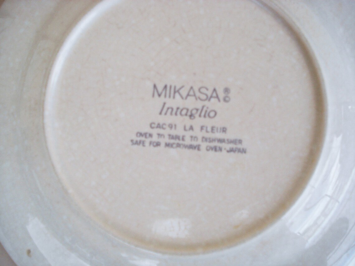 Mikasa INTAGLIO La FLEUR Pattern CAC91 3 Salad Desert Lunch Plates ...