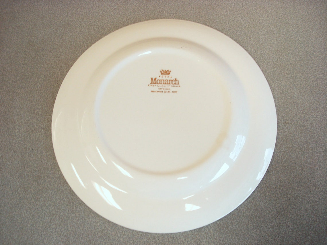 Vintage ROYAL MONARCH Original 22K Warranted 2 Dinner Plates. - Etsy