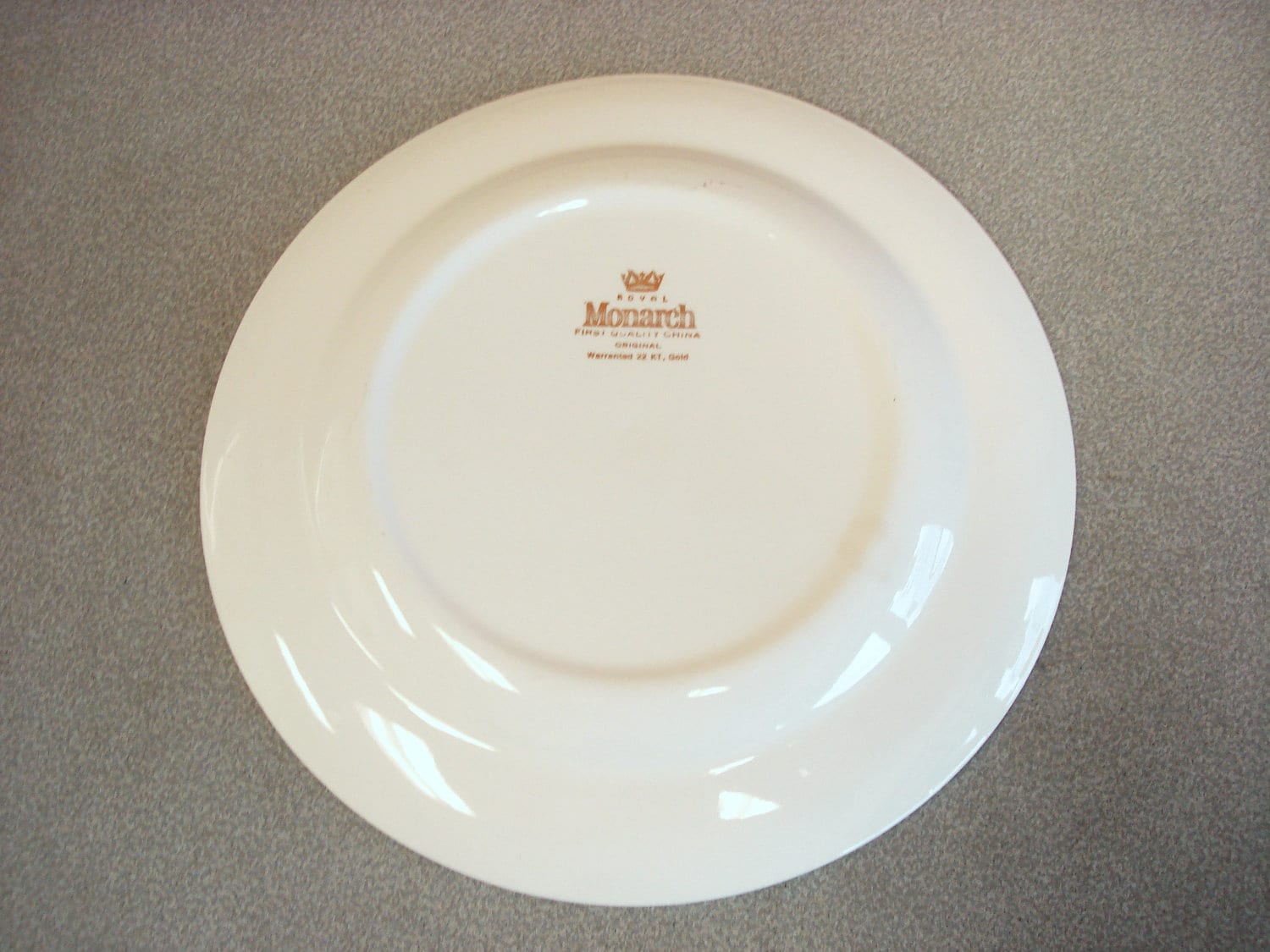 Vintage ROYAL MONARCH Original 22K Warranted 2 Dinner Plates. - Etsy