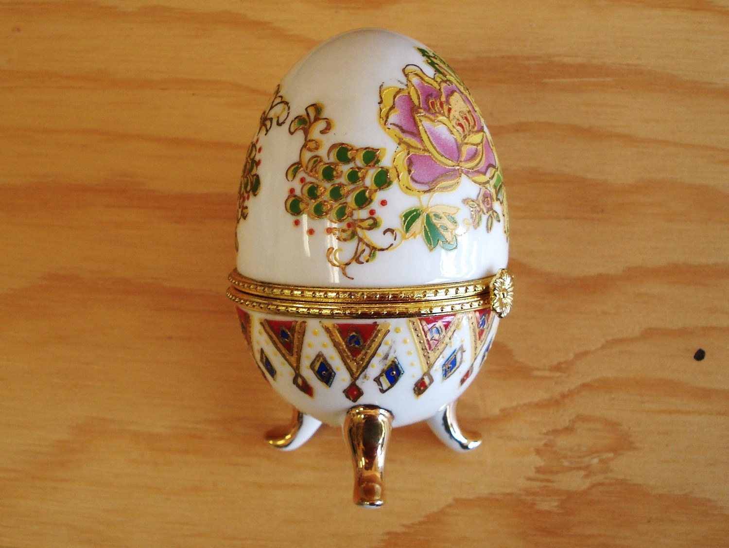 Vintage Hand Painted Porcelain Footed Egg Pins Trinket Box - Etsy
