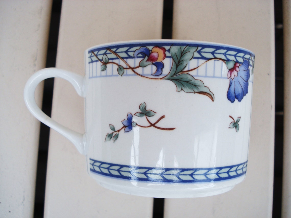 ONEIDA BLUE LATTICE Pattern Select Collection Dinnerware Fine Porcelain ...