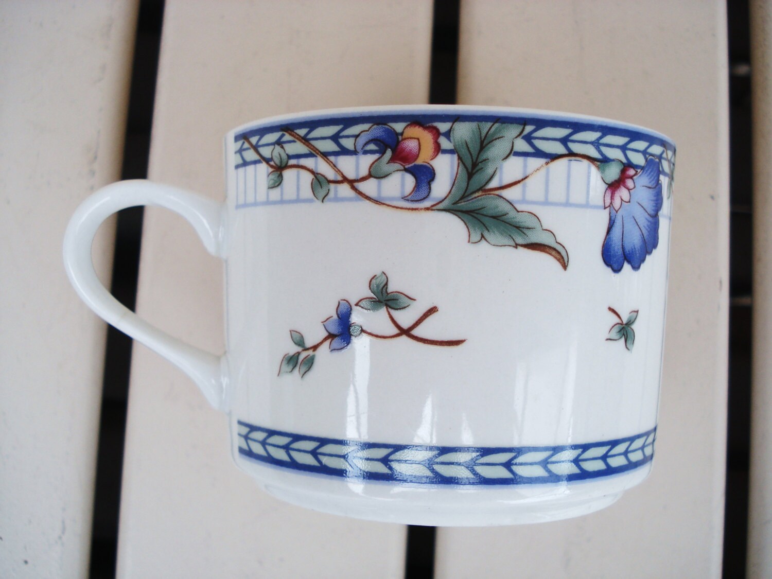 ONEIDA BLUE LATTICE Pattern Select Collection Dinnerware Fine Porcelain ...