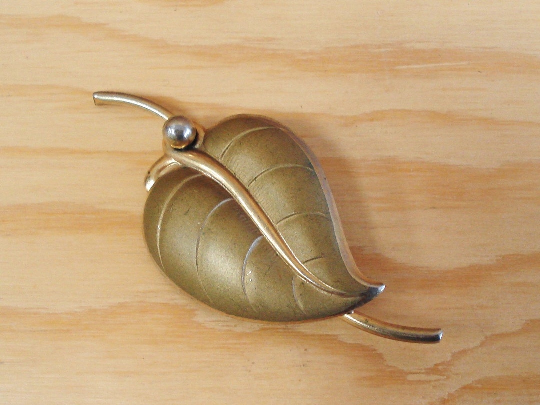 Vintage Gold Tone Brooch Pin in Leaf Design, - Etsy