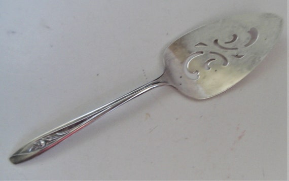 Dining & Serving Vintage Silver Plate Large Solid Ornate Cake/Pie ...