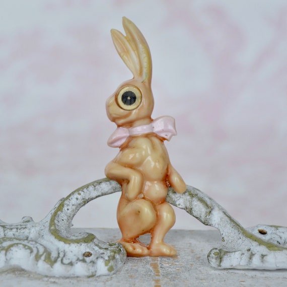 Vintage Celluloid Bunny Rabbit Plastic Brooch with Wi… - Gem