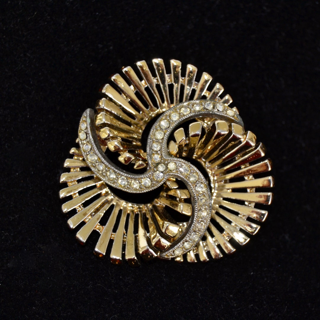 Vintage 1960s Pinwheel Brooch in Gold Tone Metal With Rhinestones by ...