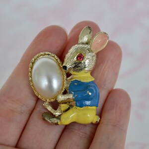 Vintage 1960s Bunny Rabbit Brooch With Egg and Rhinestone Eye | Etsy